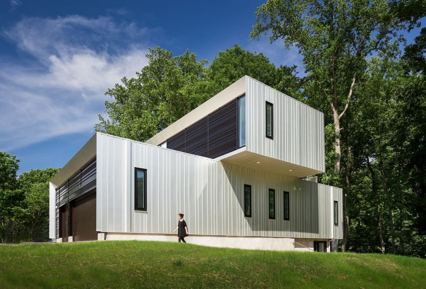 Bridge House in McLean, Virginia by Höweler + Yoon Architecture ...