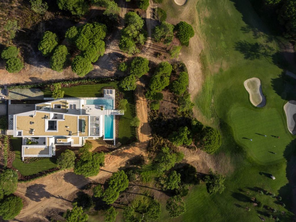 QL House in Algarvia, Portugal by VISIOARQ ARQUITECTOS - Sohomod Blog