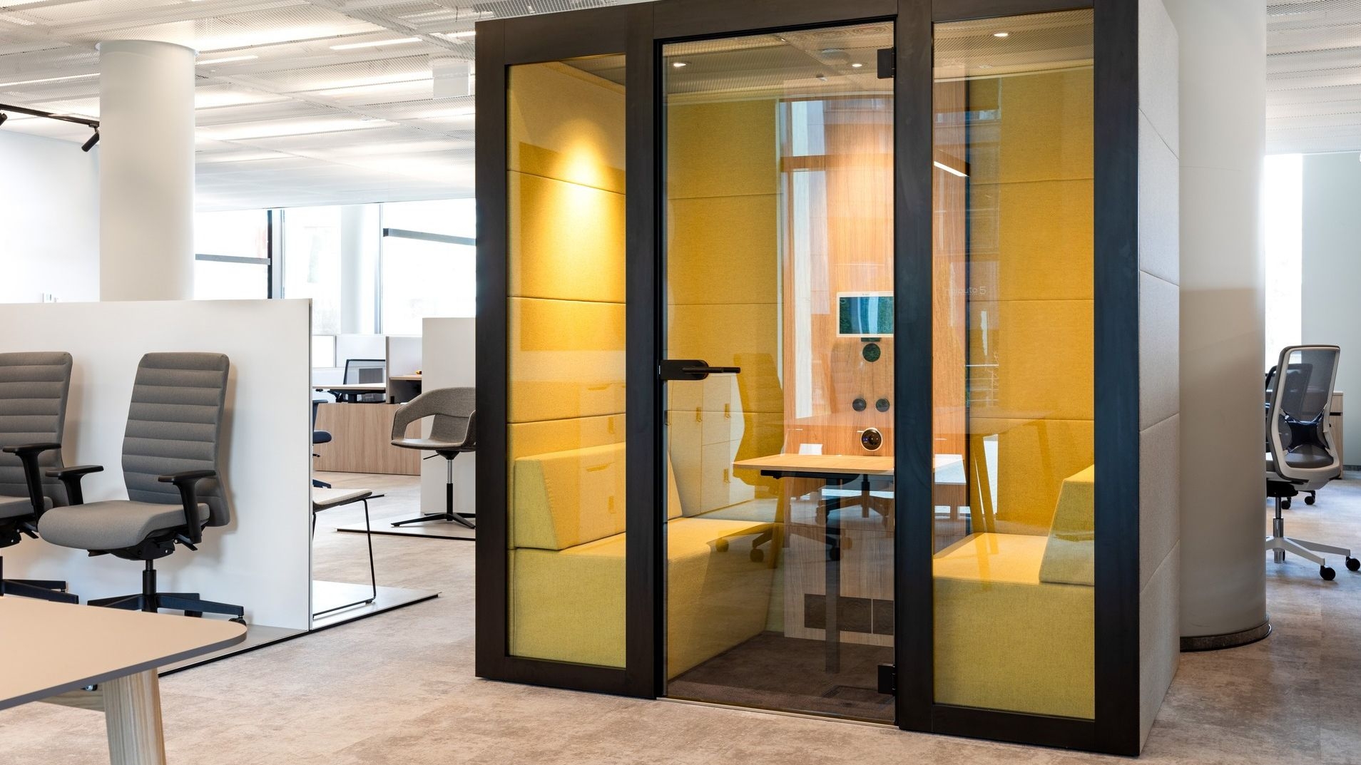 NARBUTAS Silent Room M Medium Meeting Pod for 2 People w/Fabric Walls